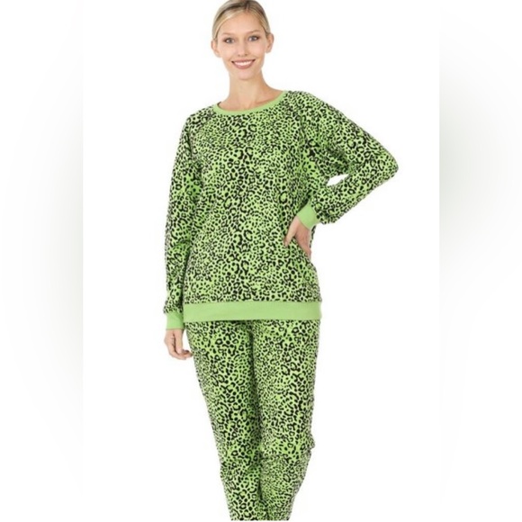 Zenana Outfitters | Pants & Jumpsuits | Zenana French Terry Leopard ...